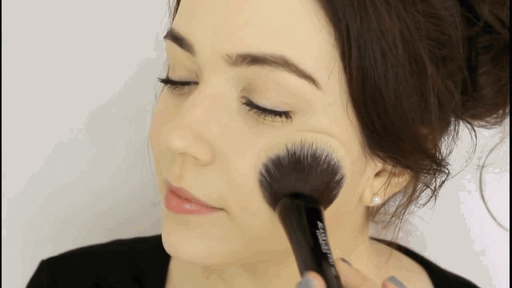 17+ Best Mineral Foundations For 2018 - Best Mekeup Products You'll ...